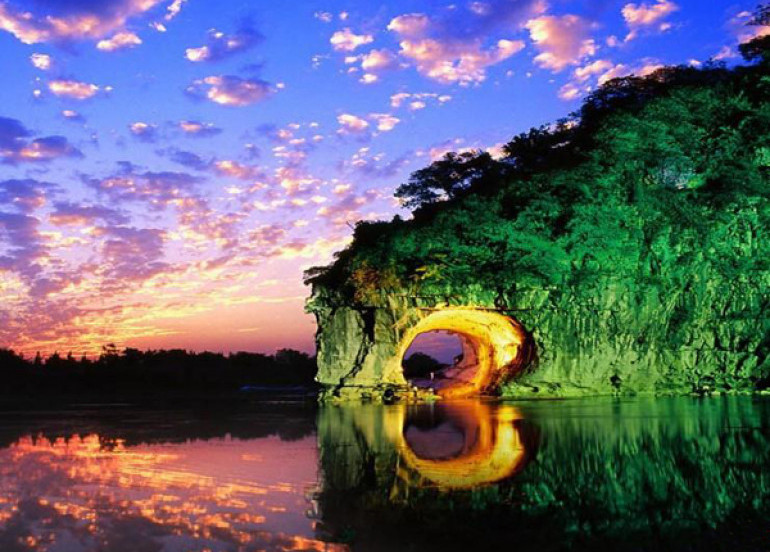 Paket Tour ke China | Avia Tour & Travel