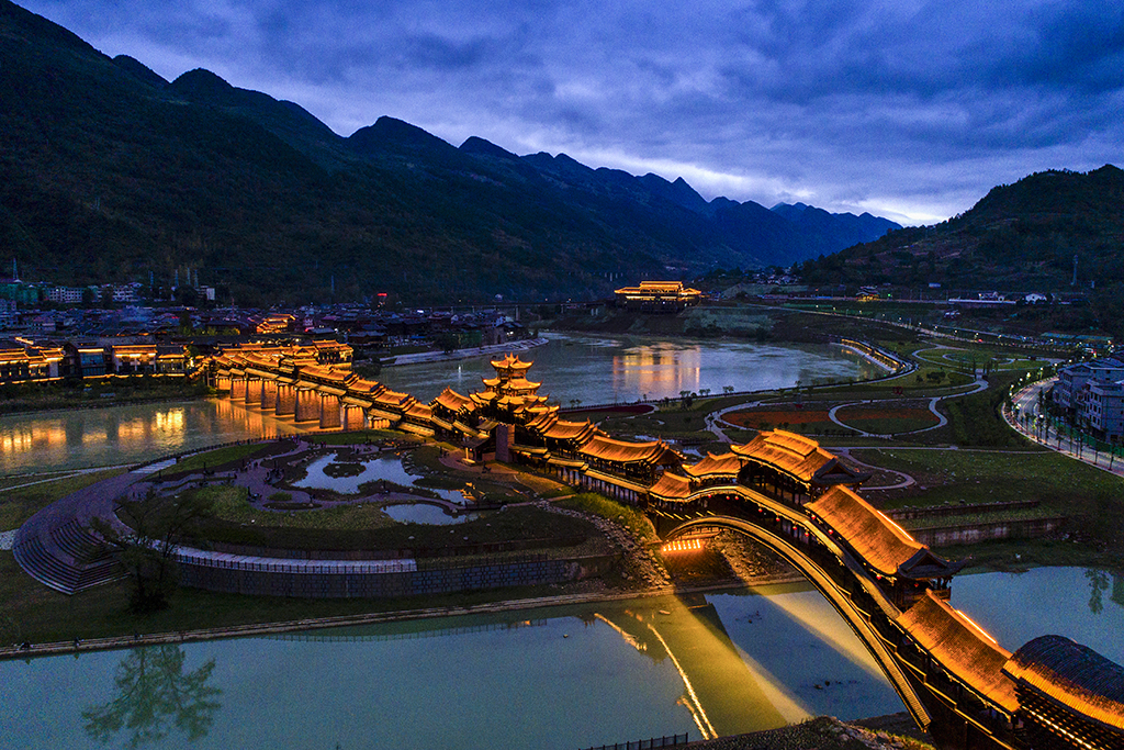 Gday Chongqing Wulong + Zhuoshui Fengyu Bridge & Chengdu | AVIATOUR ...