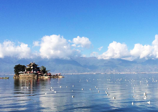 Wisata Danau Memukau di Yunnan – China | AVIATOUR - Your Travel Solution